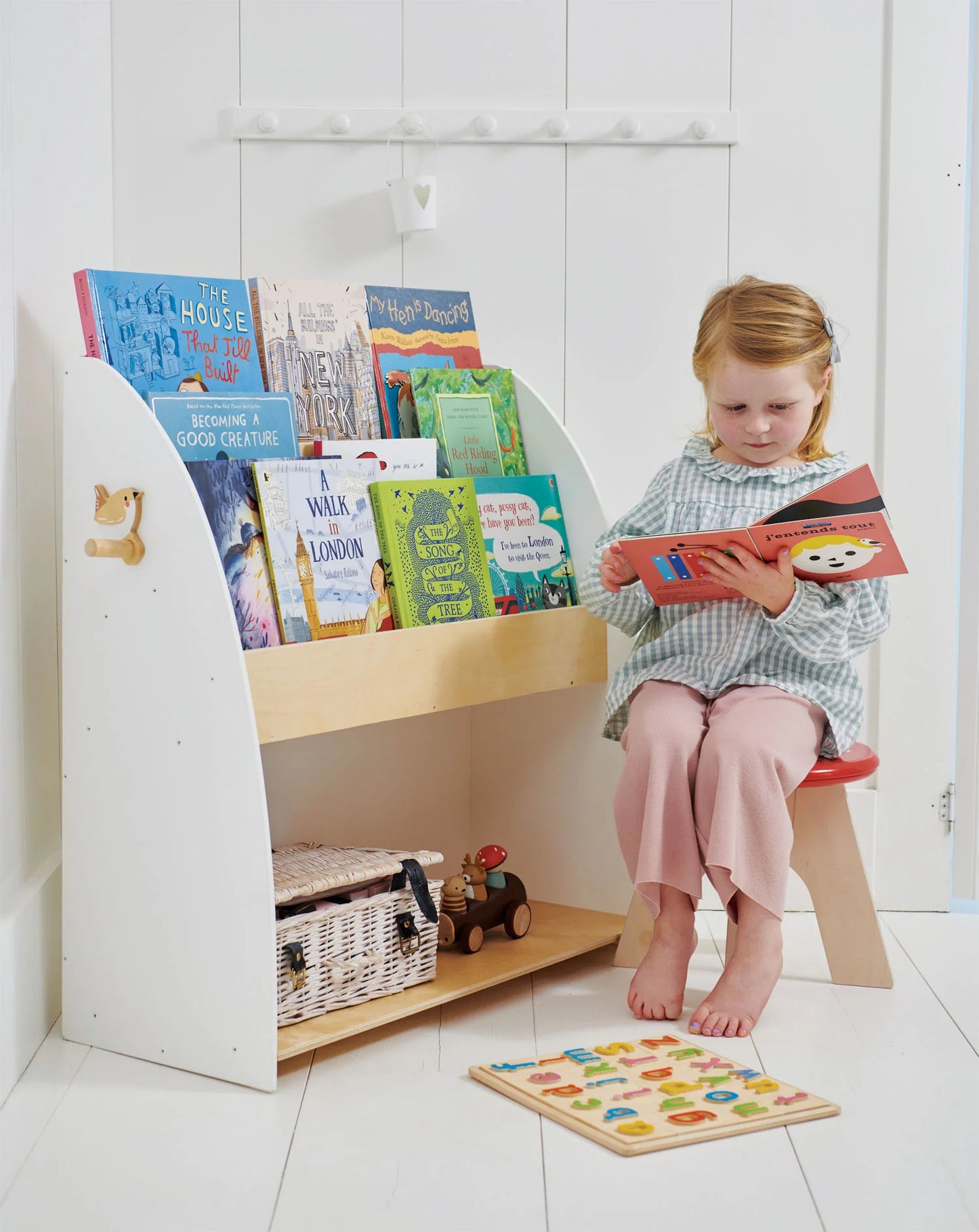 Tender Leaf Toys Forest Bookcase – Little Surprise